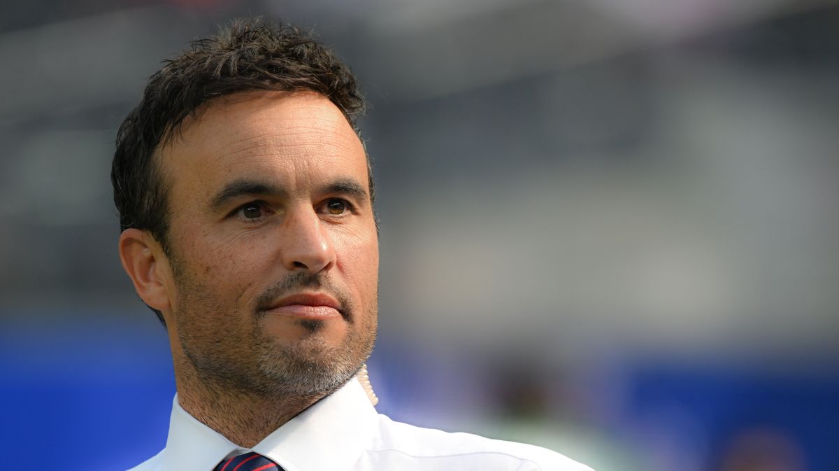USMNT legend Landon Donovan lays into airline after ‘worst travel ...